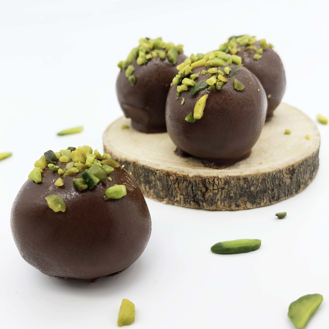 Milk Chocolate Coated Apricot Delight - Baaji's